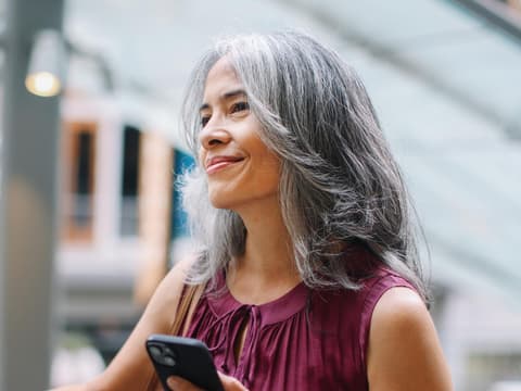 Grey Blending: Für einen natürlich schönen Übergang zu grauen Haaren
