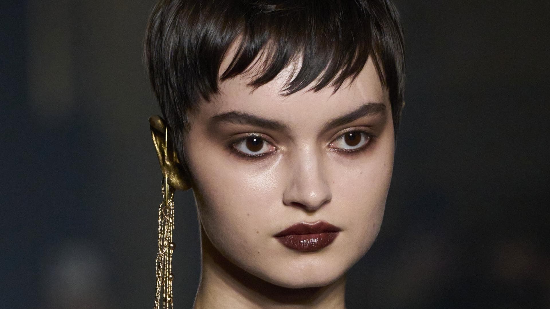 Der angesagte "Punk Pixie" Kurzhaarschnitt sorgt für Schwung im Winter