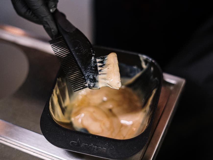 Haare bleichen: Alles zur richtigen Anwendung, Hausmittel und mögliche ...