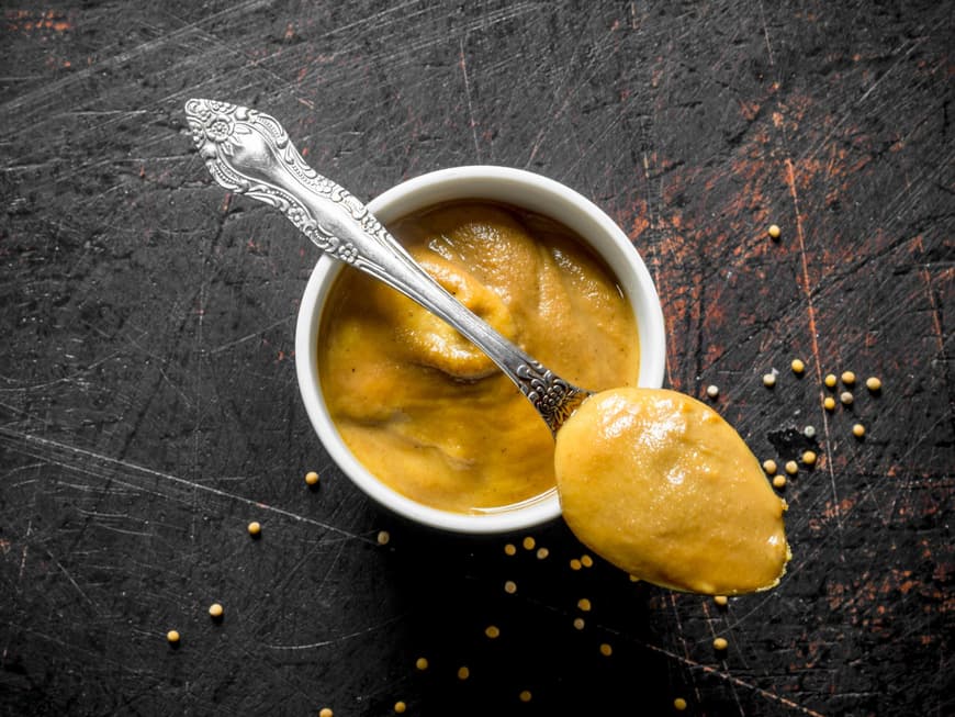 Rezept: Hüttenkäse mit Senf ist der leckerste Snack