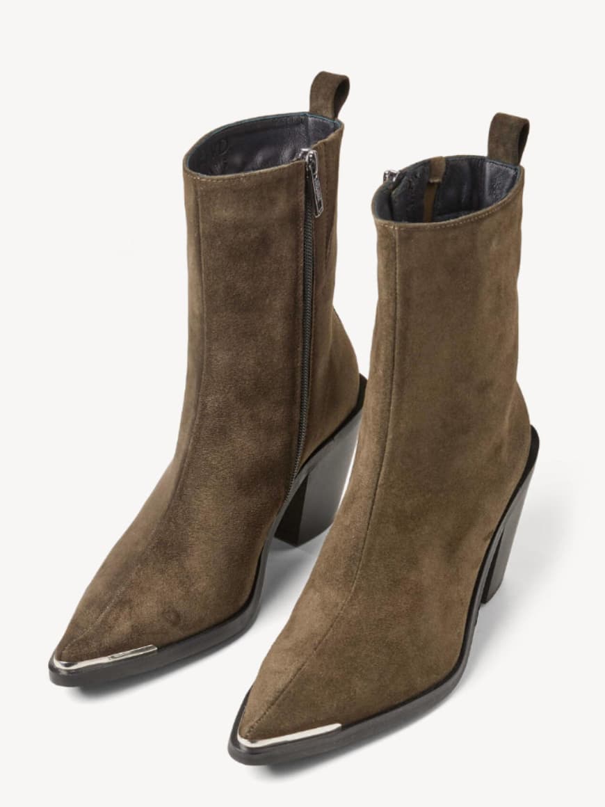 Die angesagten Trend-Stiefeletten von Newd.Tamaris stylen wir jetzt zu ...